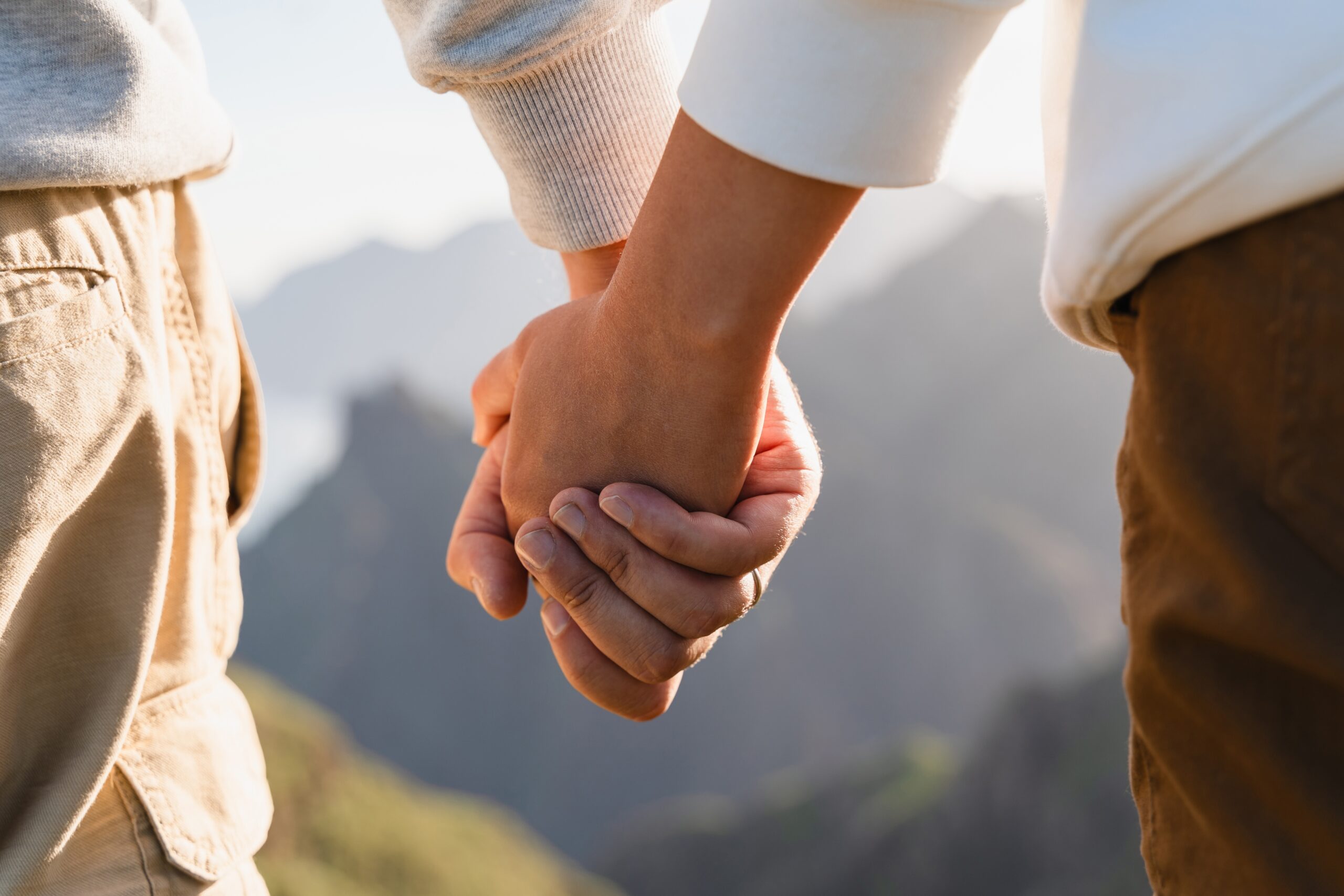 11 i progetti sostenuti con il bando “Per mano. Percorsi verso l ...